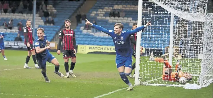 Harris strikes once again to net vital late winner for Town - PressReader