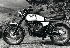 Model 33 (Matchless G15) 745cc (73 x 89mm) ohv, twin-cylinder, 420lb, 110mph, 45mpg, 1964-68 ...