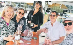 50 Winzer locken in die Innenstadt - PressReader