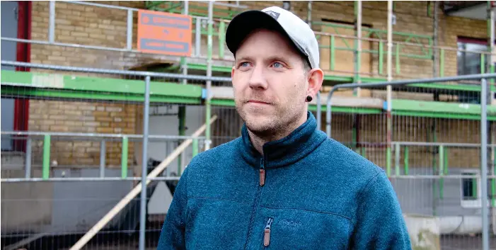 Daniel bor i ett hus där det small: ”Slump att ingen blev skadad ...