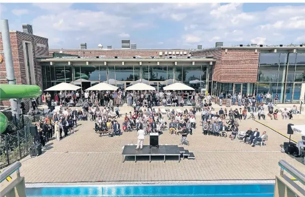 „Das schönste Bad zwischen Alpen und Nordsee“ - PressReader