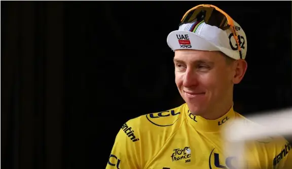 Le peloton rit jaune devant Tadej Pogacar - PressReader