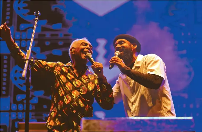 UMA MISTURA FÁCIL - PressReader