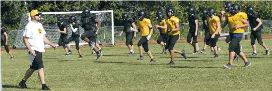 La polyvalent­e Louis-J.-Robichaud a maintenant son équipe de football ...