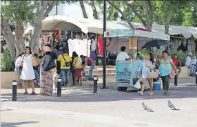 Vuelve la calma a la Plaza Grande - PressReader