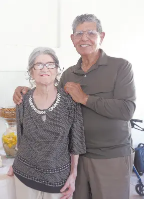 CELEBRAN SUS BODAS DE ORO - PressReader