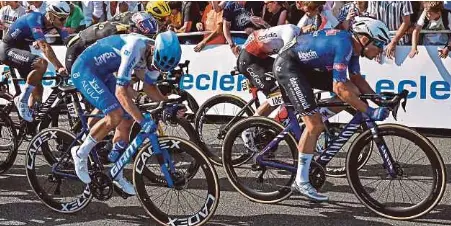 PHILIPSEN LAYS DOWN MARKER IN SPRINT WIN - PressReader