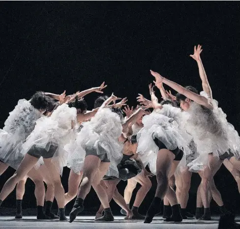 Un ballet japonés usa desechos de plástico para crear su vestuario - PressReader