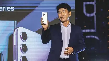 Samsung guns for UAE market share, cuts Galaxy S22 price - PressReader