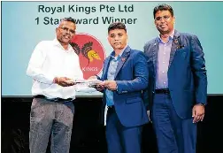 Firma runding cara niaga terima anugerah khidmat pelanggan cemerlang ...