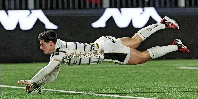 Wonder try LRZ lights up clash as Gloucester book place in last 16 ...