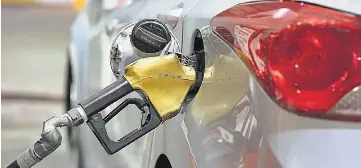 Combustibl­es registran leves bajas esta quincena - PressReader