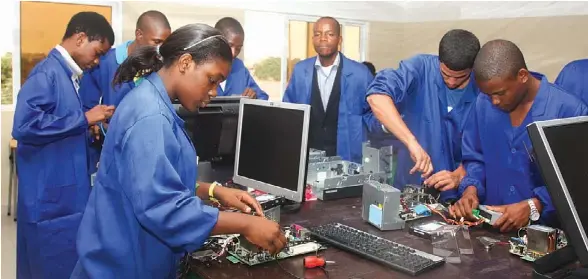 Complexo Girassol forma os primeiros técnicos - PressReader