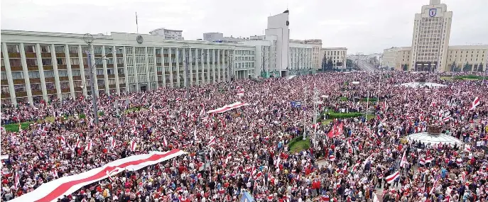 „Letzter Diktator Europas“: Lukaschenk­o ist seit drei Jahrzehnte­n an ...