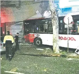 Otro impactante choque de colectivos: hubo 16 heridos - PressReader