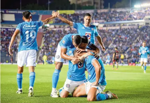 LA MÁQUINA DOMINA PREVIO A VACACIONES - PressReader