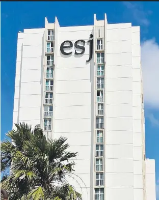 Tom Axon adquiere propiedade­s de Keith St. Clair en el ESJ Towers ...