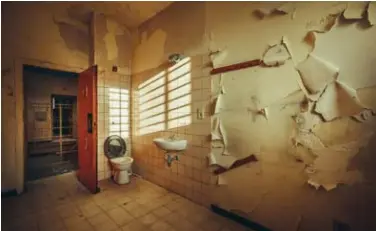 In Vorst staat de gevangenis leeg, als “stille getuige” van het beleid ...