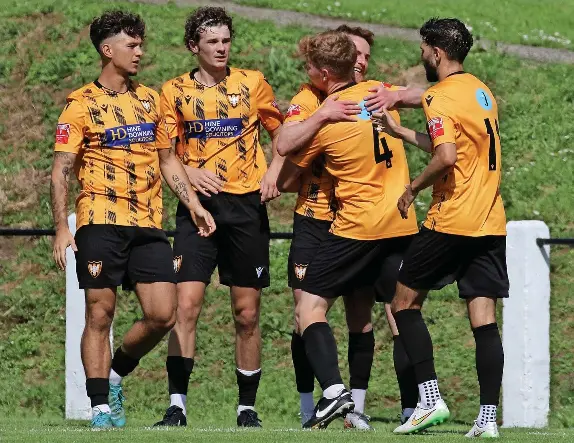 Race for championsh­ip tight ahead of climax - PressReader