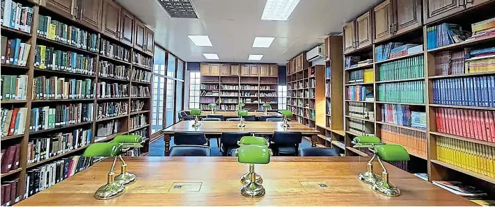 Donald Woods waits down the road for sanity to arrive - PressReader