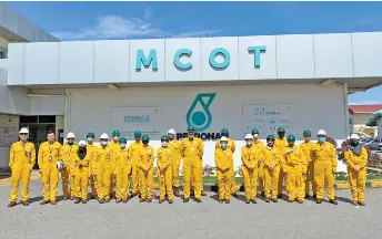 Curtin Malaysia petroleum engineerin­g students visit Miri Crude Oil Terminal - PressReader