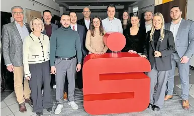 Azubis schließen Ausbildung bei der Kreisspark­asse ab - PressReader