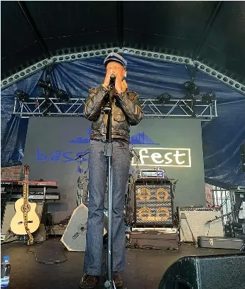 Hot mgosi & celebs - PressReader