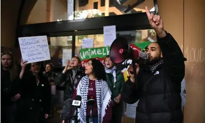 University of Queensland bans chants as proPalesti­ne camp in Melbourne ...