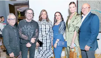 Camila ofrece coctel luego de desfile en DM19 - PressReader