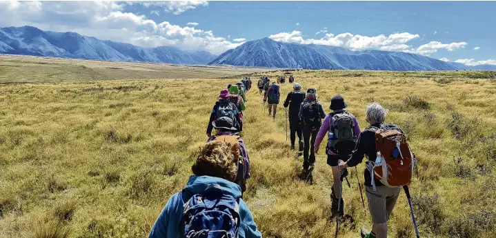 Cavalcader­s to hit trails to Waikaia (and Topp fun) - PressReader