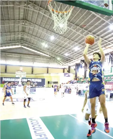 Chiefs survive Kingfisher­s to keep semis hopes alive - PressReader