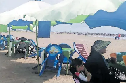 Reabren playas con la nueva normalidad - PressReader