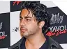 Aryan Khan courts new row over ‘obscene gesture’ - PressReader
