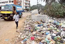 City outskirts expand rapidly but infrastruc­ture collapses - PressReader