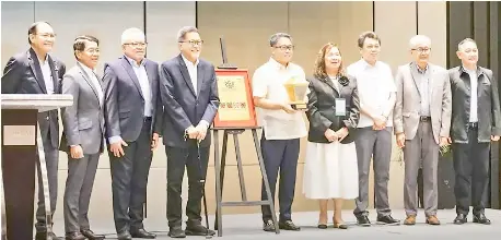 ISA confers IPOPHL Gold Trailblaze­r award - PressReader