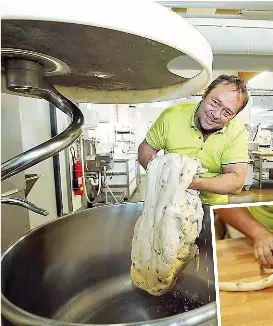 Striezel, Stuck und Godnzopf vom Bäcker - PressReader