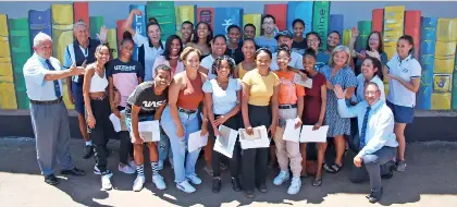 100%-slaagsyfer vir Hoërskool Heidelberg - PressReader