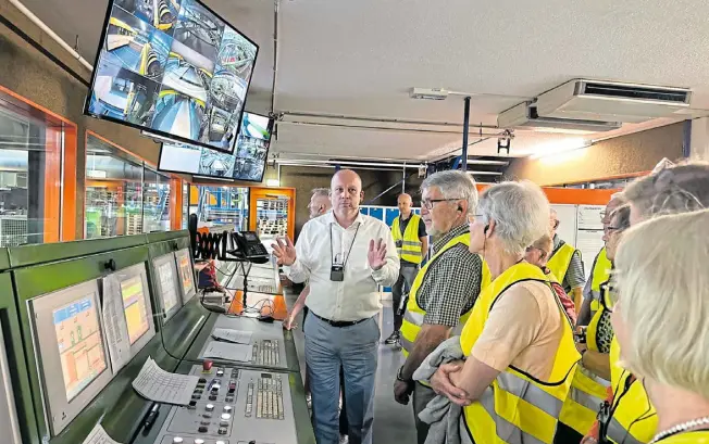 Wie aus dünnem Papier ein stabiler Karton wird - PressReader