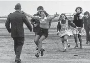 Robert L. Stirm, 92, was returning POW in Pulitzer-winning photo ...