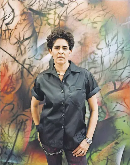 Sie schafft ein Kunstwerk, das im Kreis rast - PressReader