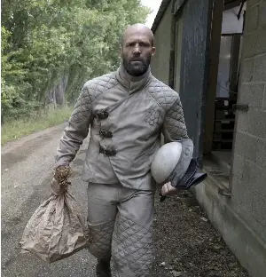 Jason Statham et David Ayer survoltés dans Le Gardien - PressReader