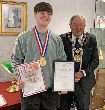 Scarlett’s unanimous win on Warriors show - PressReader