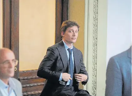 Con la UIF, Santiago Caputo acumula más poder interno - PressReader