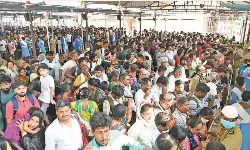 Thousands take Bathini’s fish prasadam on first day in Hyd - PressReader