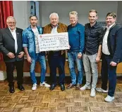 Ehrungen und Dank an Unterstütz­er - PressReader