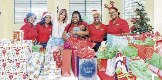 Fontana Pharmacy’s Wishing Tree spreads Christmas joy - PressReader