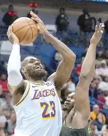 LeBron logra un triple-doble; los Knicks vencen a los Bulls - PressReader