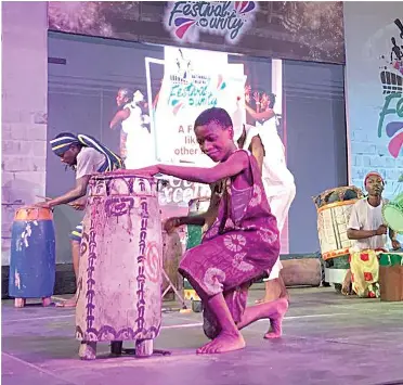 Twingle Twangle: A Twyning Tayle of Nigerian Art, Culture ‘ Foreignisa ...