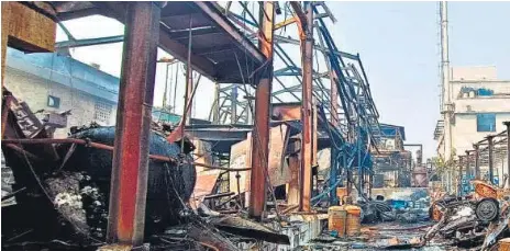 1 DEAD, 4 HURT IN FIRE AT BADLAPUR CHEMICAL FACTORY - PressReader