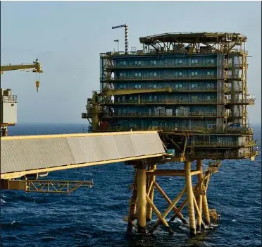 DRONER VED DANSK FELT - PressReader